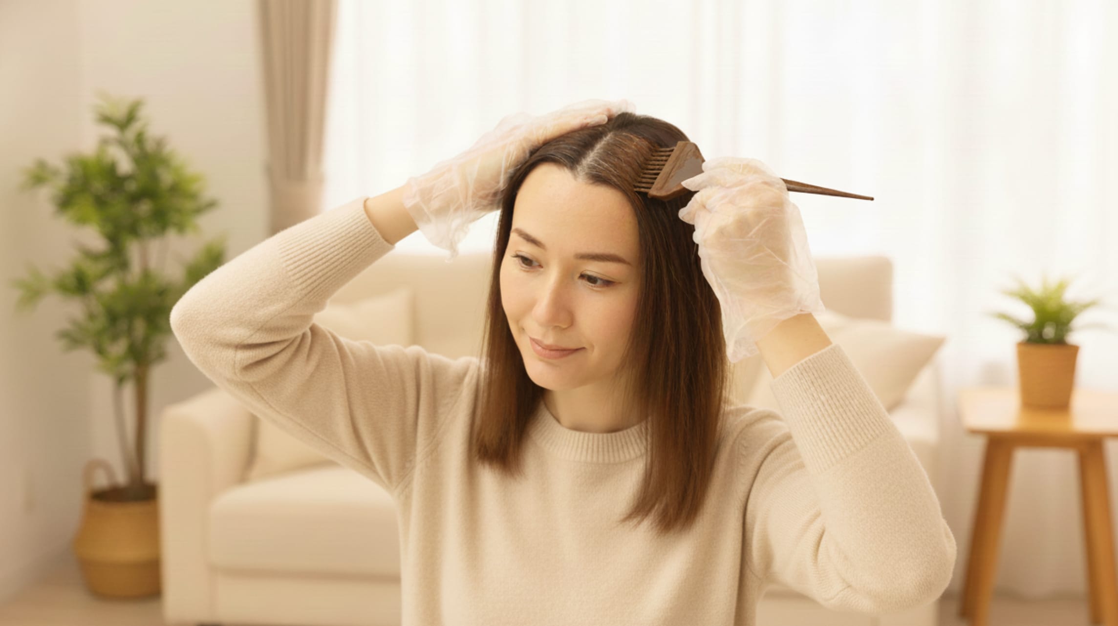 ヘアマニキュアを使った白髪染め完全ガイド。気になる疑問やお悩みを全て解消します！ | ヘアカラーリング | LICOLO - 髪から自分を好きになる